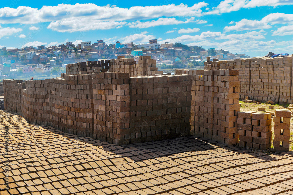 Briqueterie dans les environs d'Antananarivo à Madagascar ภาพถ่ายสต็อก ...