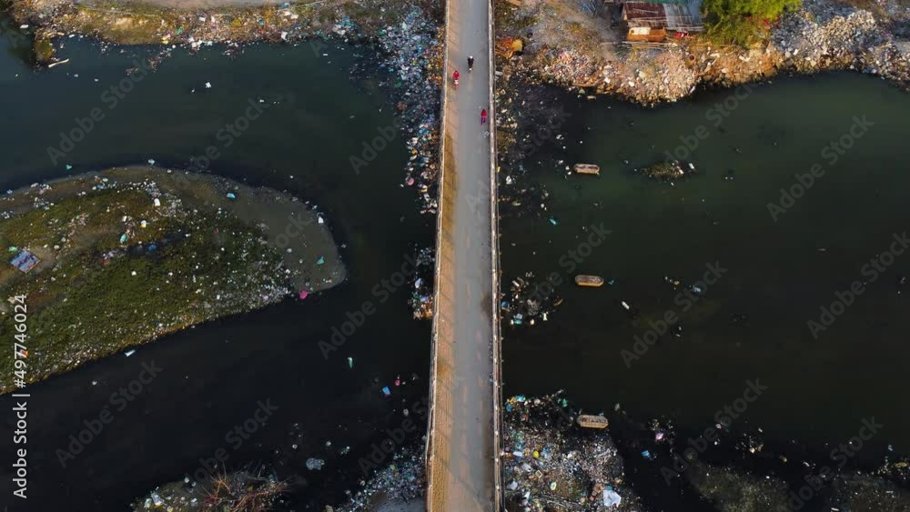 Water pollution in Vietnam: people in toxic environment of plastic ...