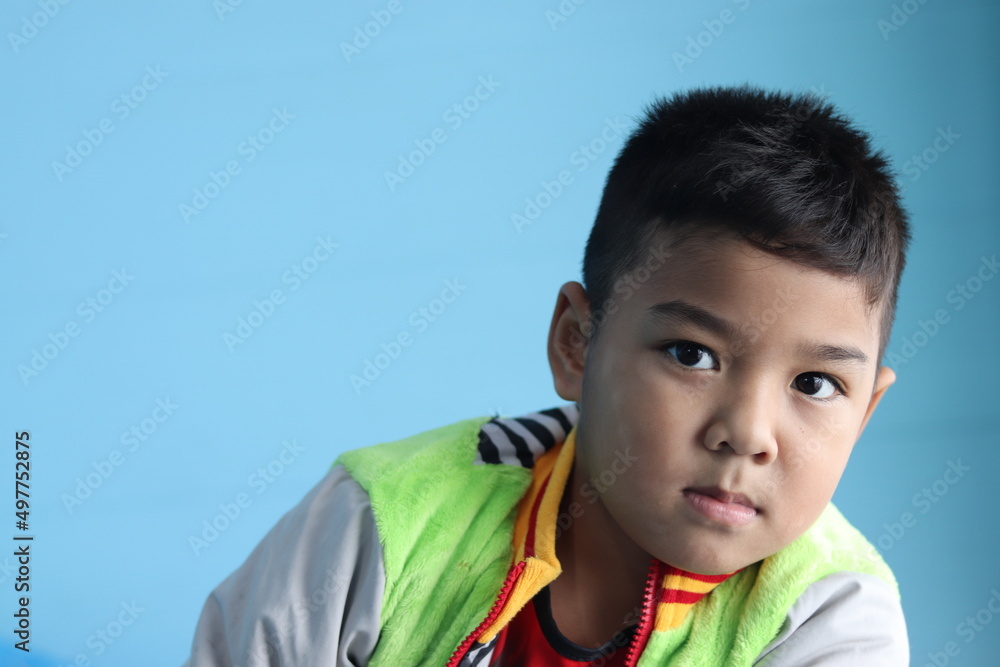 Asian boy, short black hair, puffy cheeks, big cheeks, a little fat, 6 ...