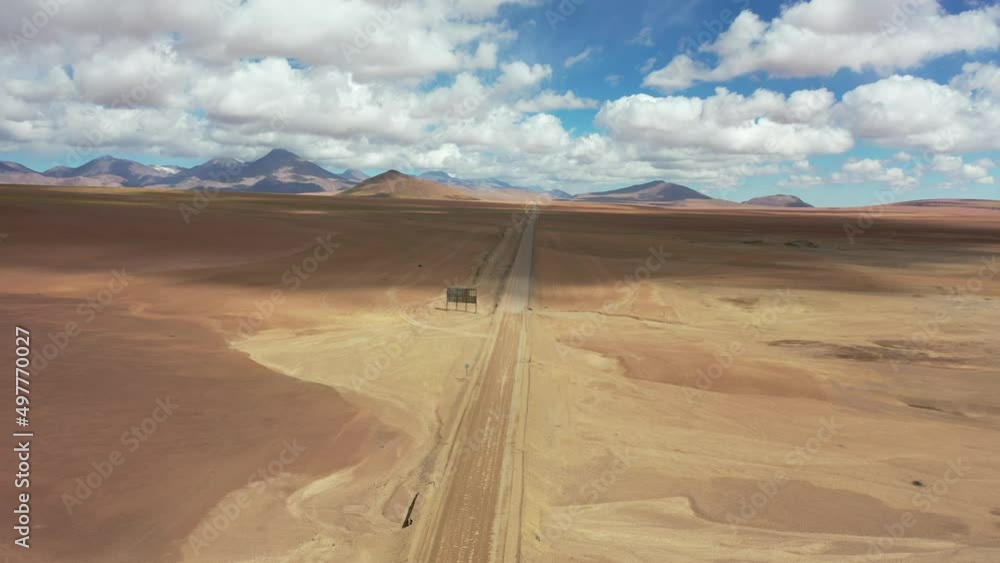 Stockvideon Atacama Desert in Chile with Car - Drone View | Die Atacama ...