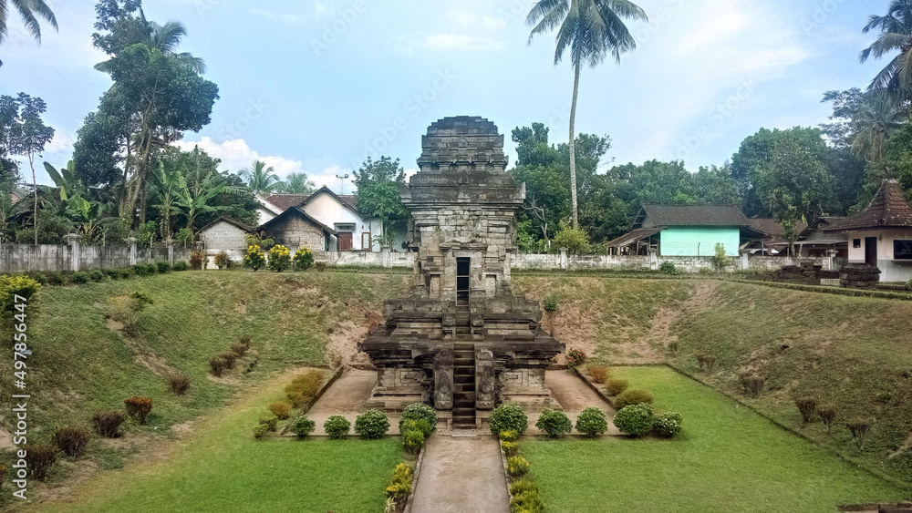 Sawentar Temple is one of the destinations for archaeological sites in ...