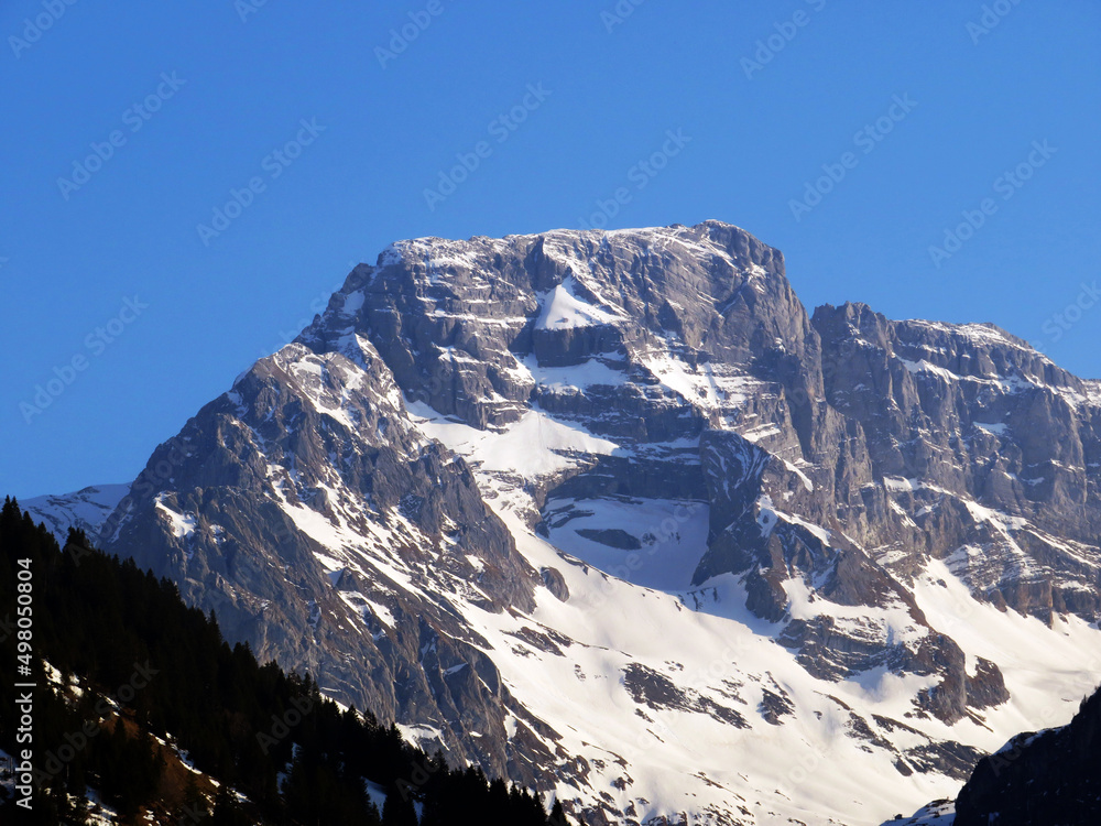 Snow-capped alpine peak Bös Fulen (Boes Fulen or Bos Fulen, 2801 m ...