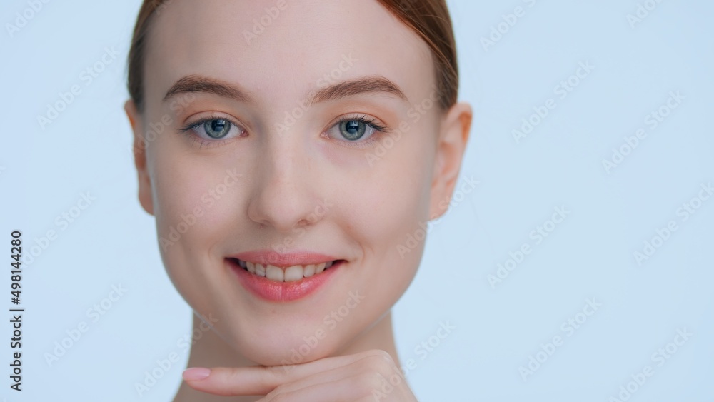 Extreme close-up beauty portrait of young attractive ginger woman ...