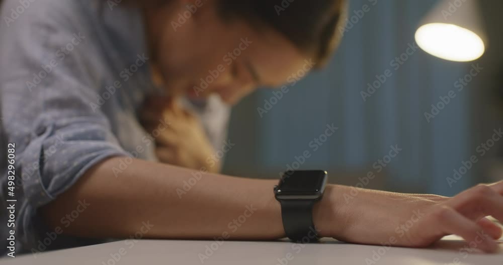 Stockvideon Smartwatch wearable computer ECG pulse rate heart attack ...