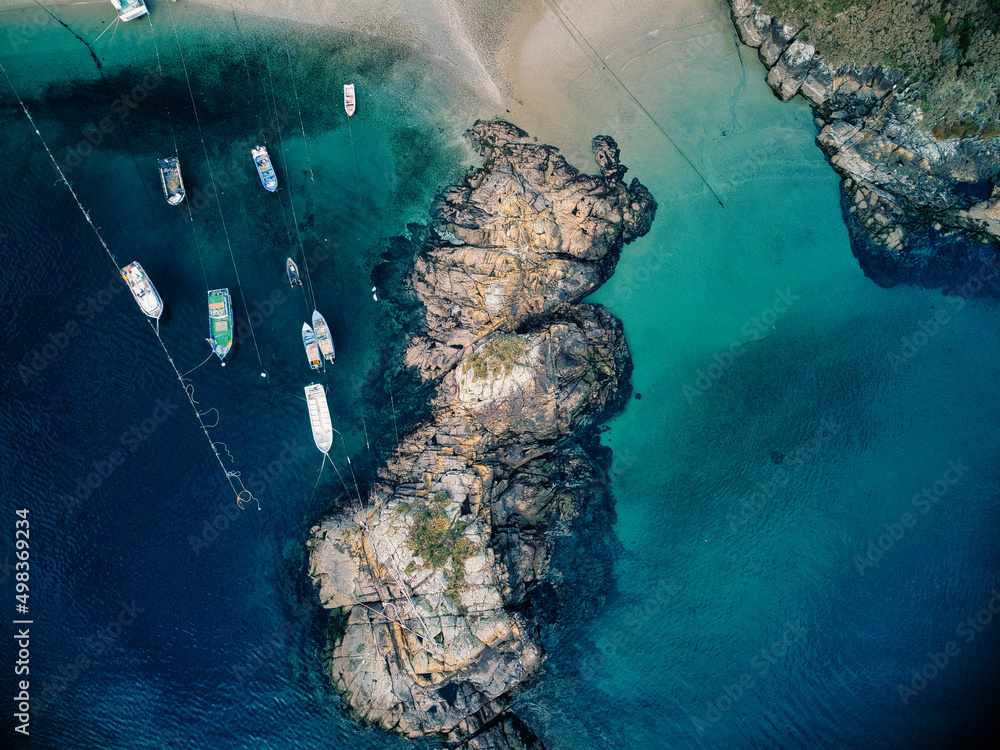 rocas, playa rocosas, botes, botes pesqueros, costa Stock Photo | Adobe ...