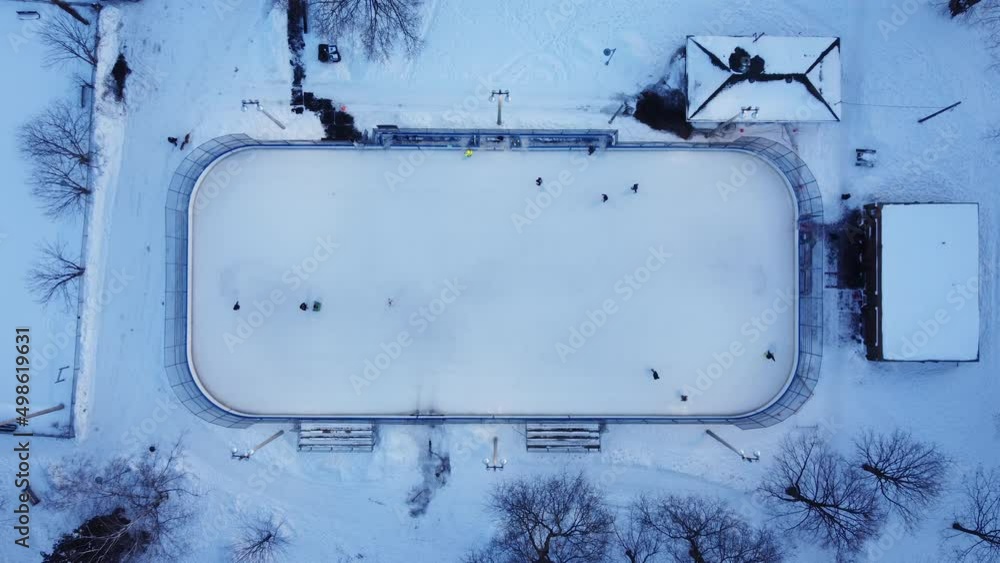 A top down zoom in view of an outdoor ice rink Stock ビデオ | Adobe Stock