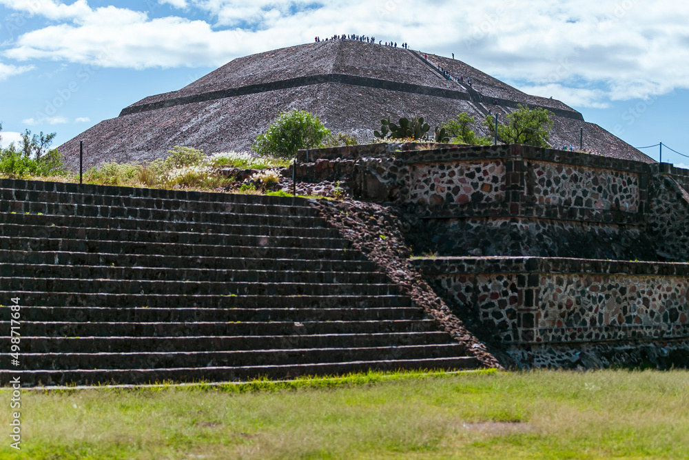Foto de View of the pyramids of Teotihuacan, ancient city in Mexico ...