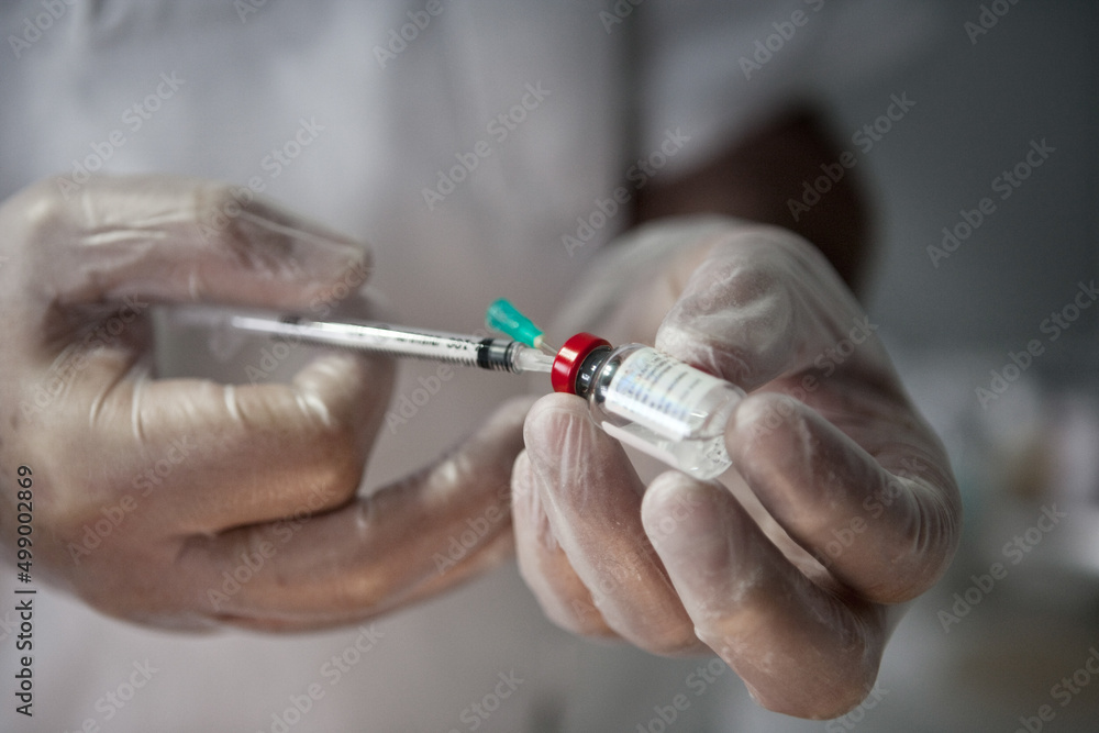 Aesthetic medicine: injection of botulinum toxin for the treatment ...