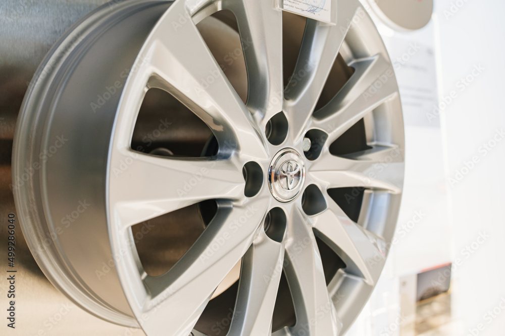 car wheels for Toyota. sale of components for cars in official dealer ...