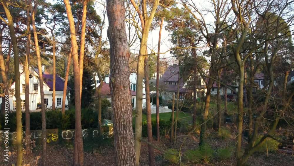 Calmer aerial view flight slowly rising up drone footage in front of a ...