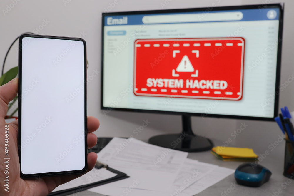 Fotka „Hand holding mobile phone with white screen for copy space ... Fotka „Hand holding mobile phone with white screen for copy space ...