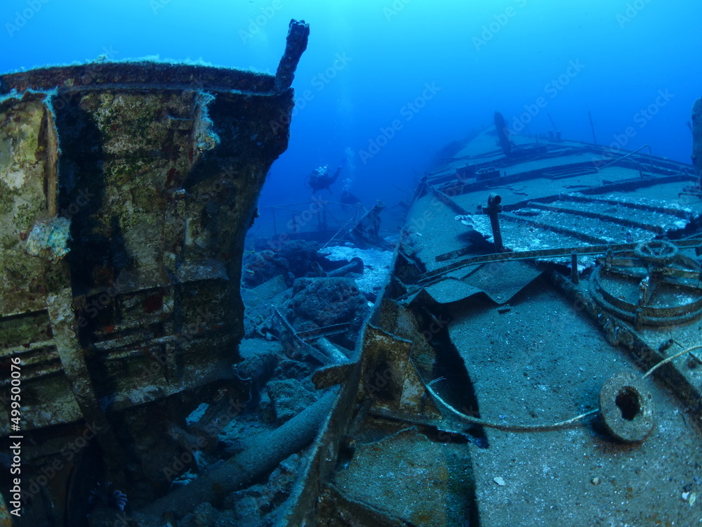wreck underwater shipwreck on seabed sea floor standing metal on ocean ...