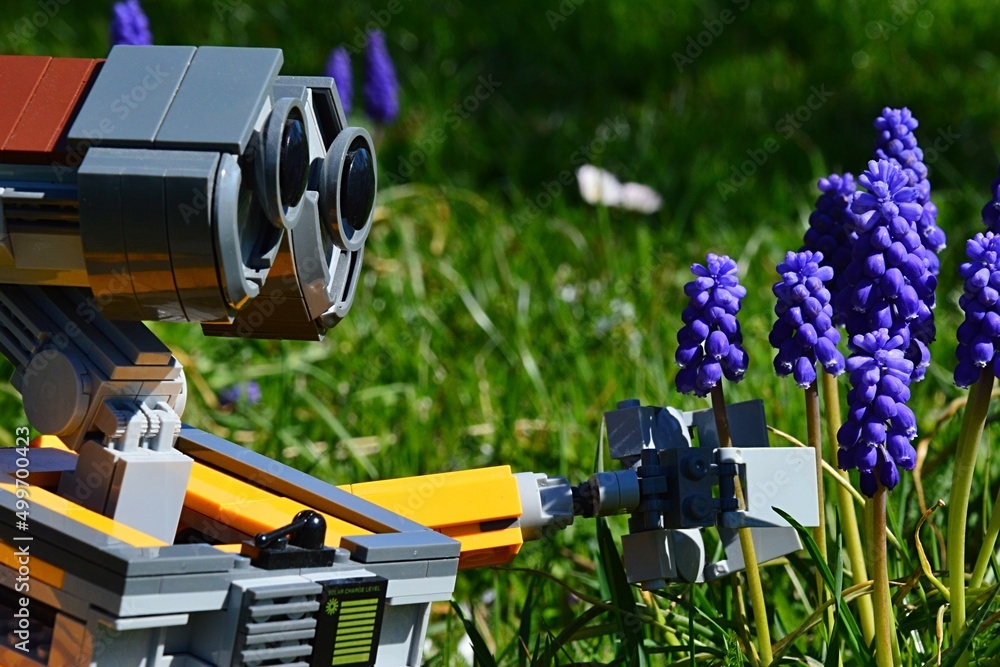 LEGO Wall-E robot model from Disney Pixar CGI science fiction movie ...