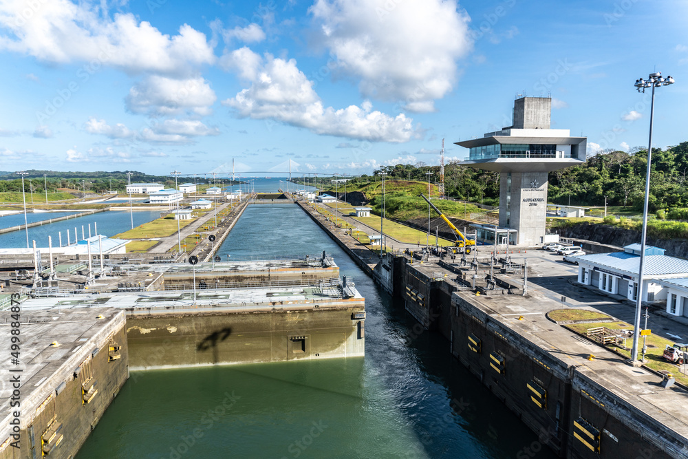 Panama Canal: Agua Clara Locks, set of three new locks with Atlantic ...