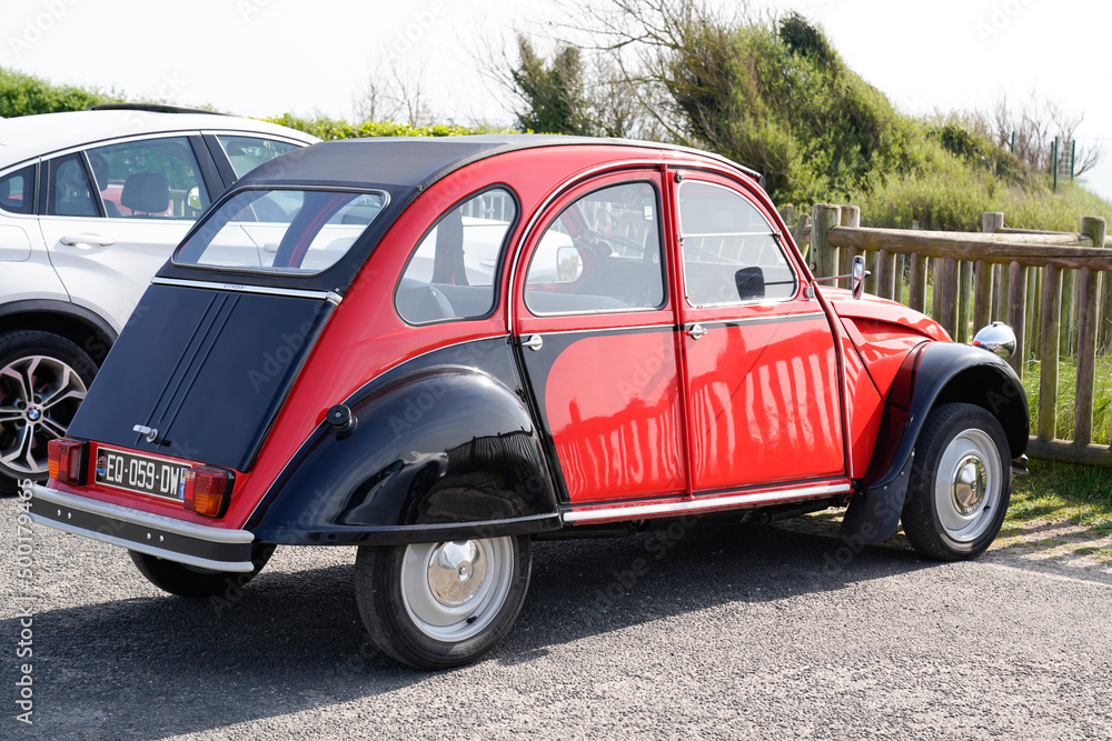 citroen 2CV black red charleston retro vintage french historical old ...