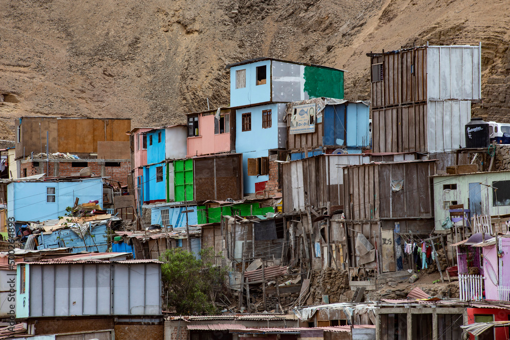 View of Lima slums from the Mount Morro Solar, Lima, Peru Stock-Foto ...