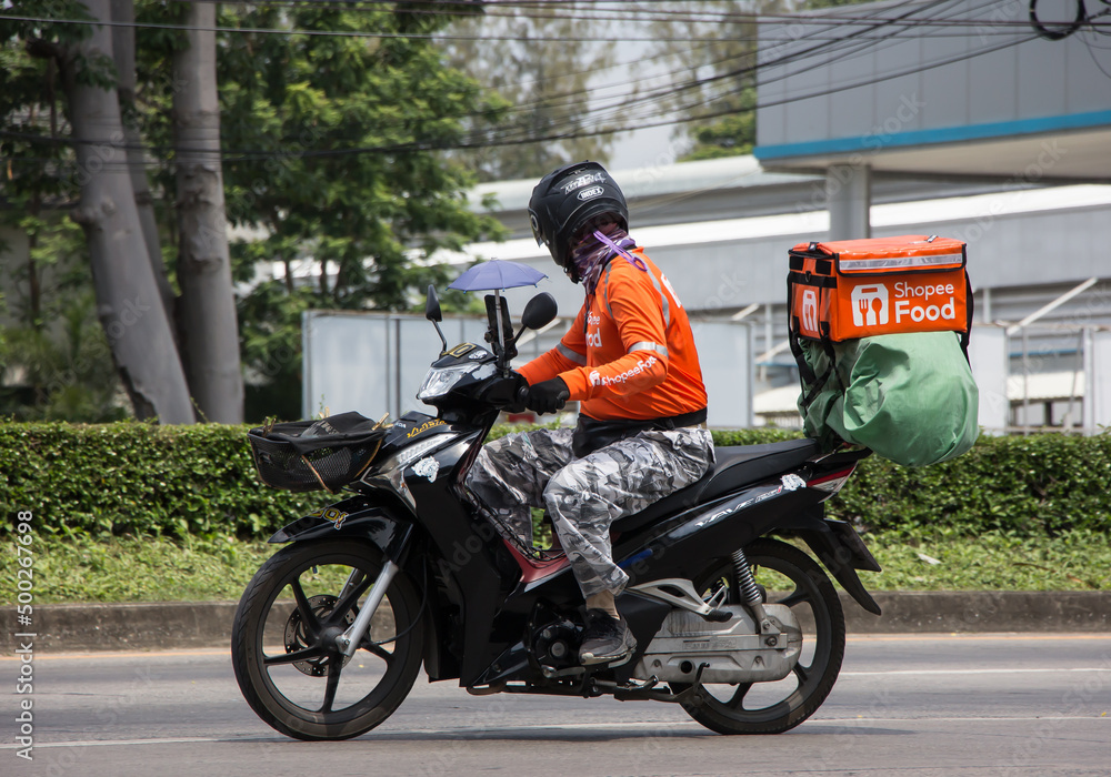 Delivery service man ride a Motercycle of Shopee Food Stock Photo ...
