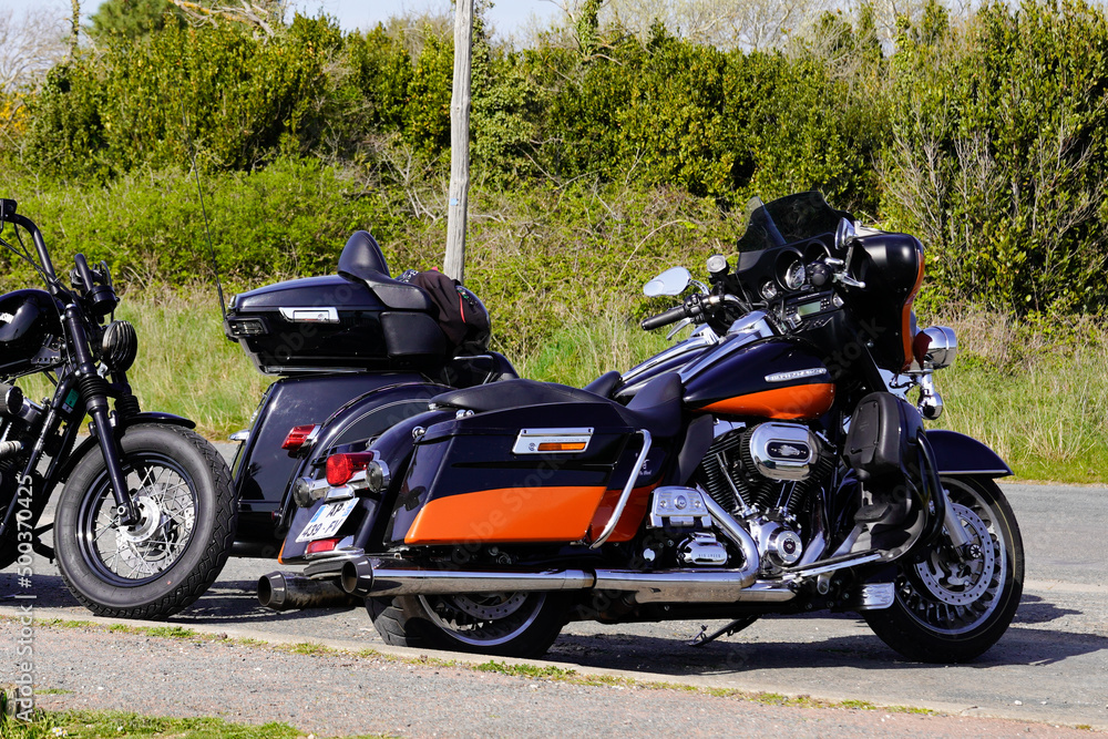 harley-davidson logo brand on tank fuel with text sign Motorcycle ...
