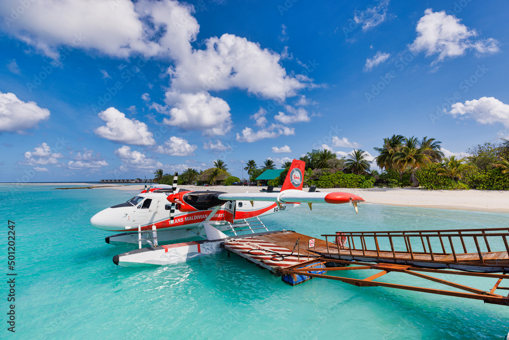 02.05.22, Ari atoll, Maldives: Trans Maldivian Airways Twin Otter ...