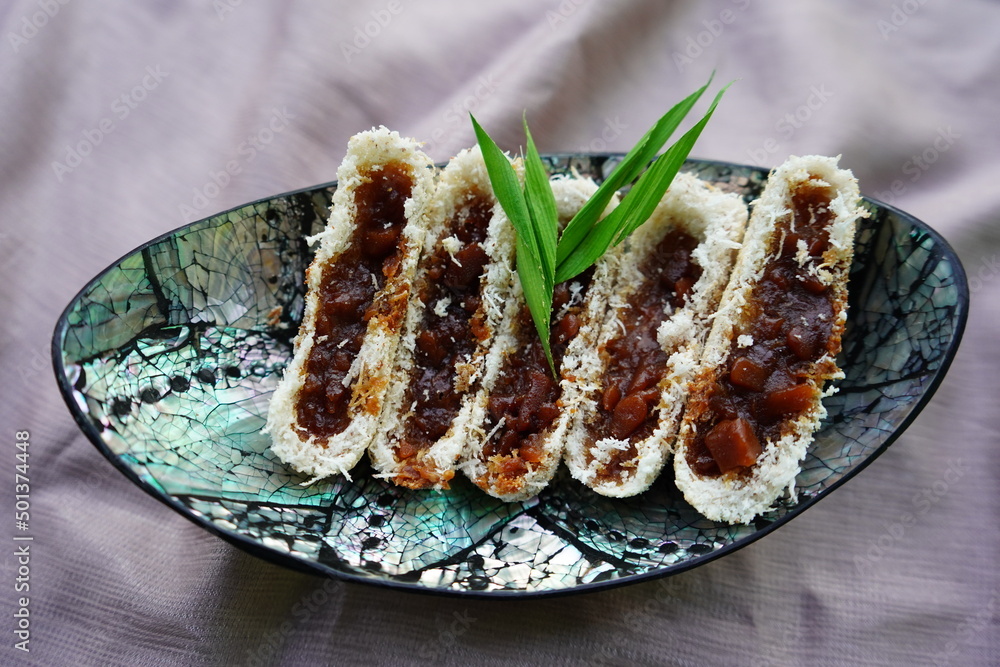 Rangi cake, or also called sago rangi, is one of the traditional Betawi ...