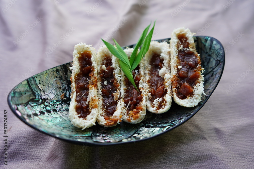 Rangi cake, or also called sago rangi, is one of the traditional Betawi ...