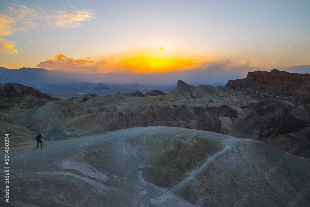 Zabriskie point sunset, one of the most popular spots in Death Valley ...