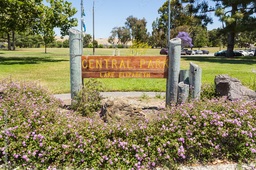 Lake Elizabeth, Central Park, Fremont, California, USa, scenic lake ...