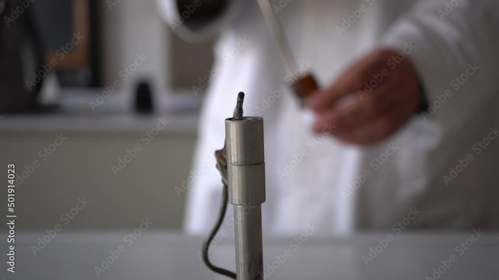 Video „Flame test burning into chemistry laboratory. Lithium reaction ...