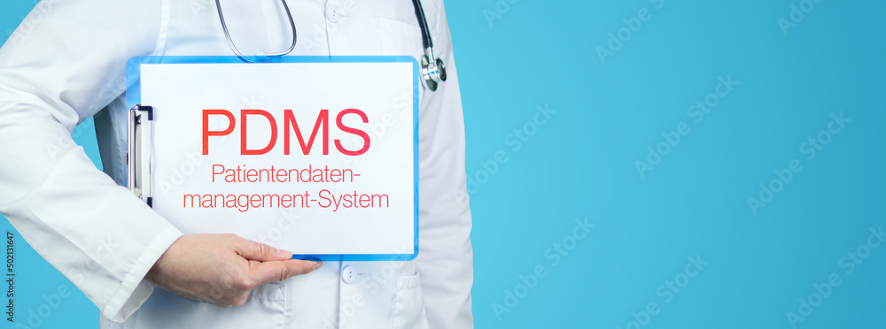 Foto de PDMS (Patientendatenmanagement-System). Arzt mit Stethoskop ...