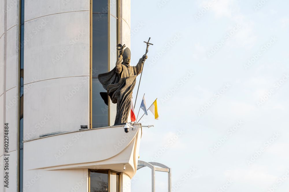 Foto de Statue of John Paul II, Poland, Krakow, Lagiewniki Sanctuary of ...