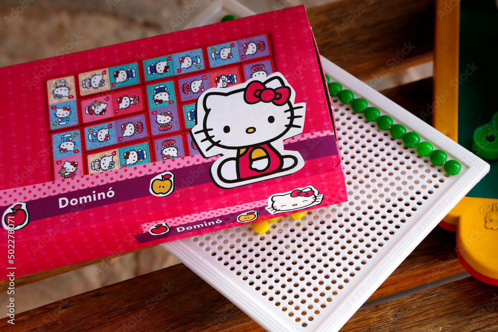 Hello Kitty domino game. Board game. Classic game with illustrated ...