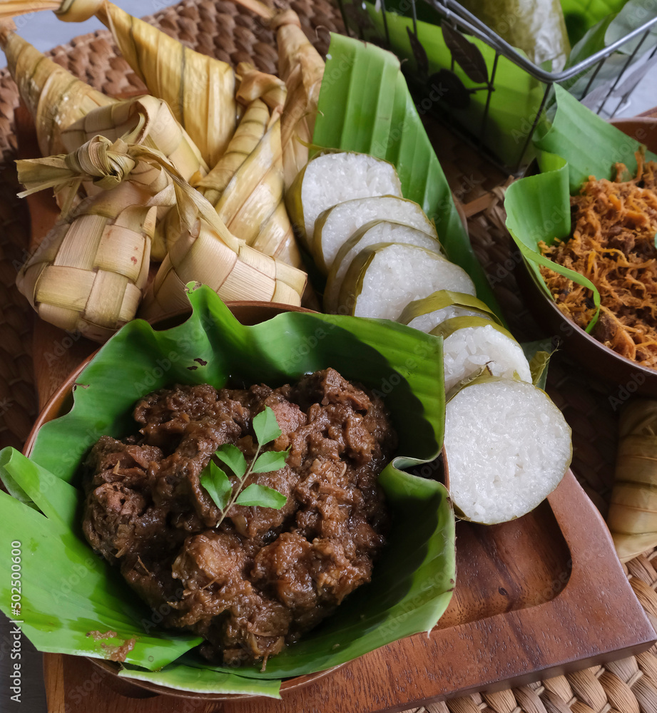 Foto Stock Traditional Muslim food popular among Malaysian. Lemang ...