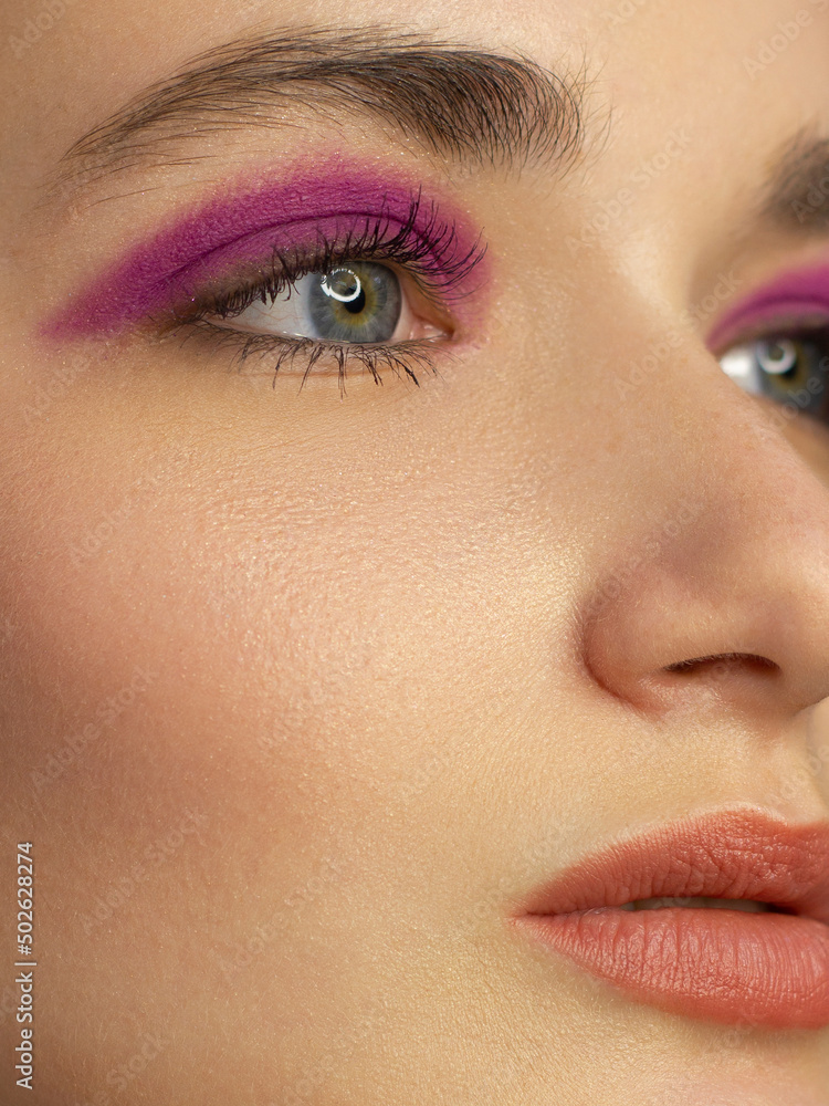 Beautiful face of the woman with ideal skin. Evening bright cosmetics ...