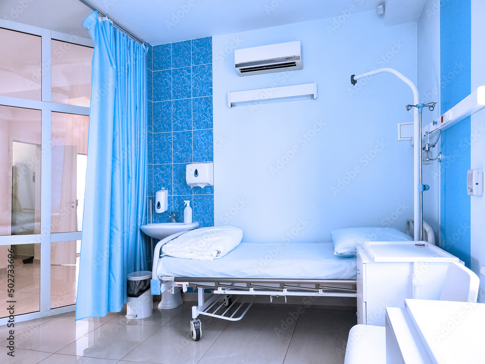 Recovery Room. Clean and empty hospital room with bed in medical center ...