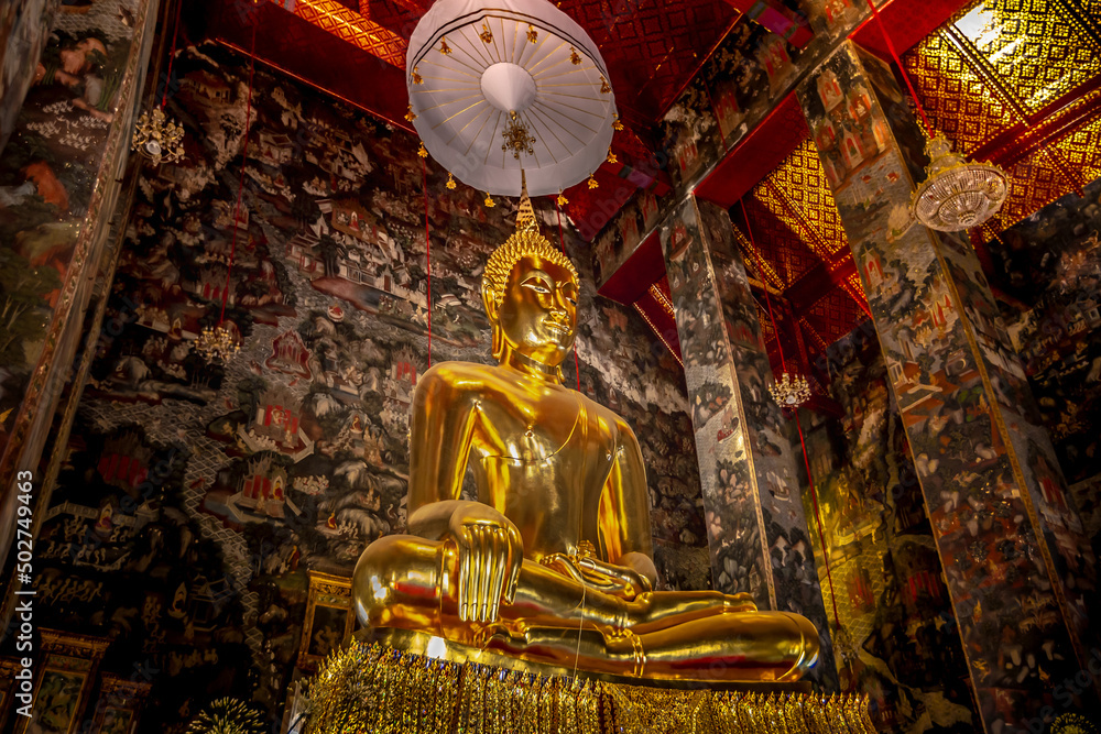 The Buddha statue is a symbol of the representative of the Buddhist ...