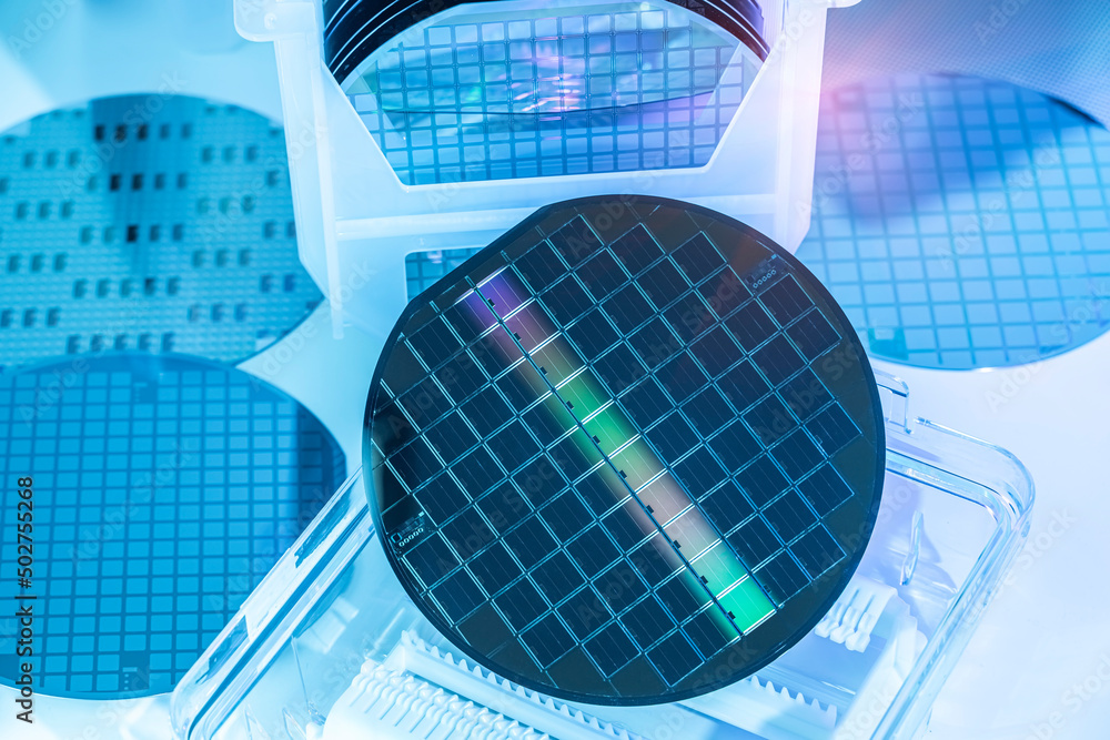 silicon wafers have a silicon dioxide coating sitting in a quartz wafer ...
