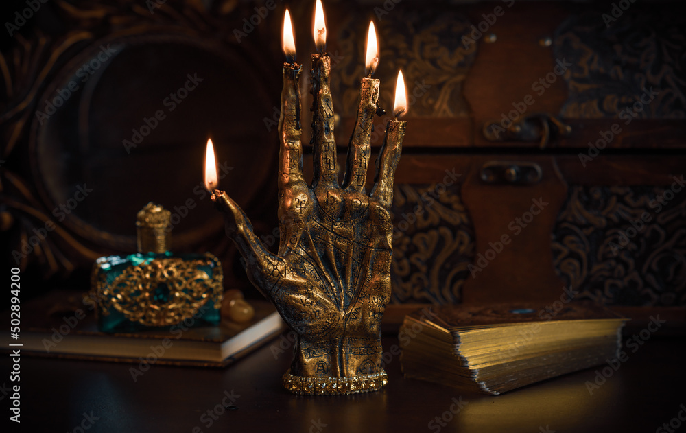 The palm of the hand with the signs, illustration for palmistry ...