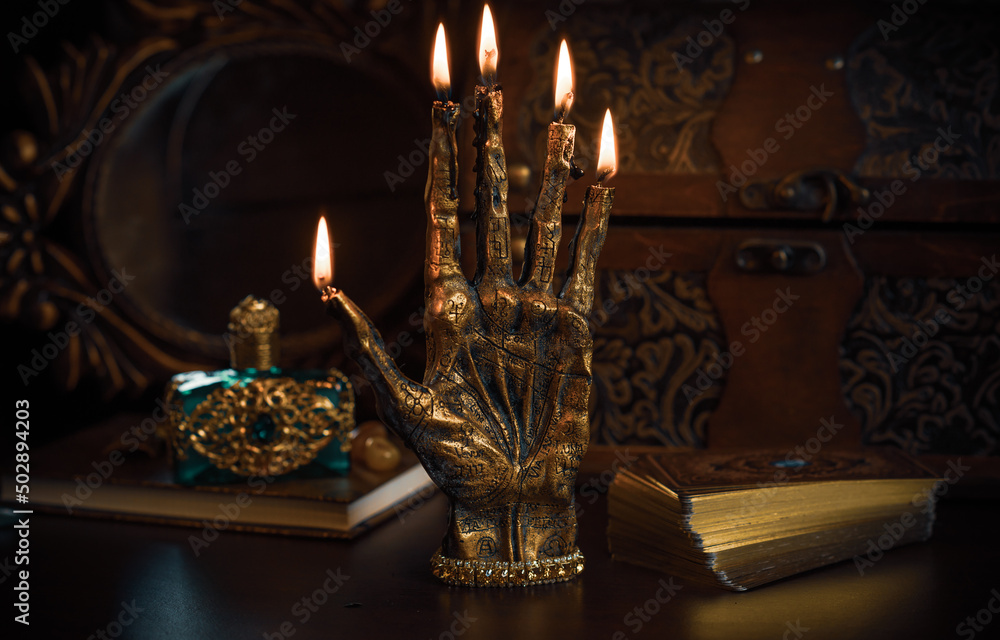 The palm of the hand with the signs, illustration for palmistry ...