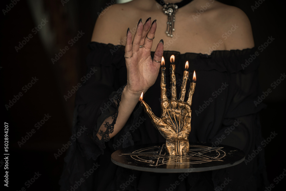 The palm of the hand with the signs, illustration for palmistry ...