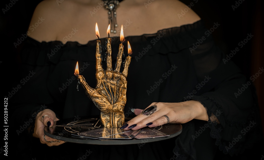 The palm of the hand with the signs, illustration for palmistry ...