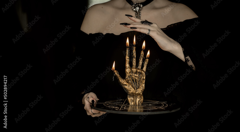 The palm of the hand with the signs, illustration for palmistry ...