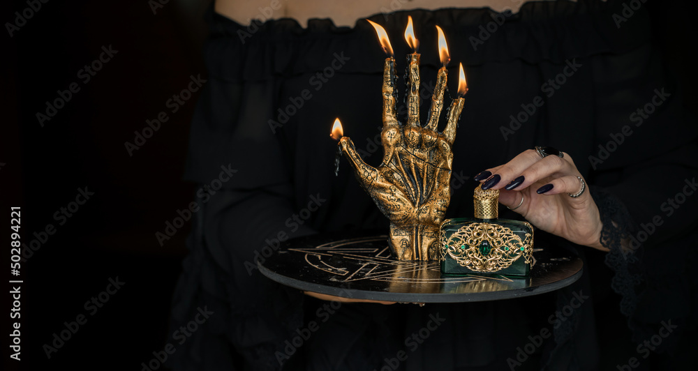 The palm of the hand with the signs, illustration for palmistry ...