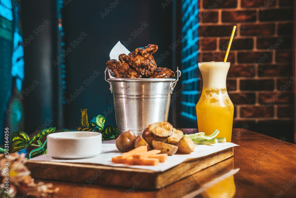 Comida de bar Stock Photo | Adobe Stock