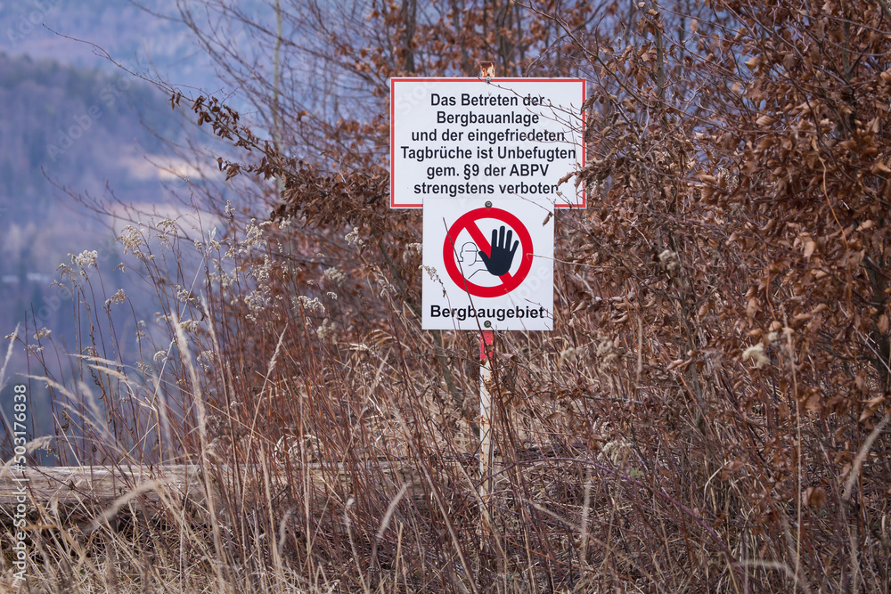 German warning sign - No entry to stone pit - Bergbaugebiet Stock Photo ...