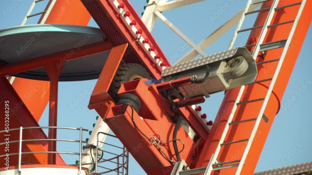 Vidéo Stock Mechanism that drives Ferris wheel. Rubber wheel rotates ...