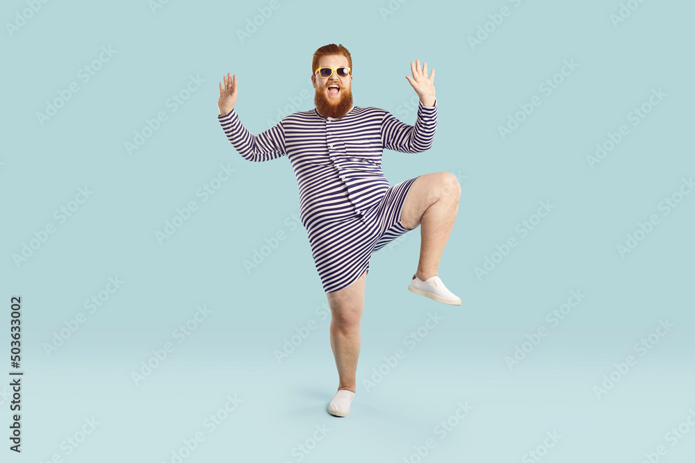 Funny fat guy enjoying his happy summer holiday. Full body length ...