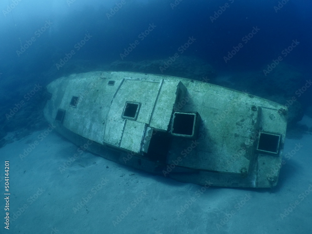 ship wreck underwater shipwreck on seabed sea floor standing metal on ...