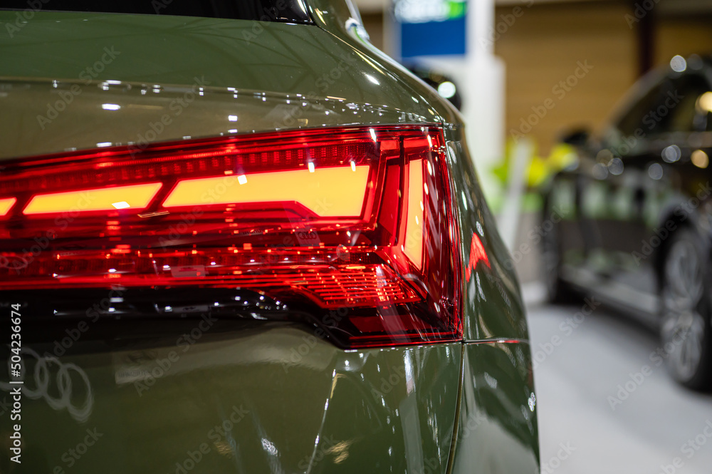 Foto de LED rear lights and car back design of nev Audi Q5 SUV, model ...