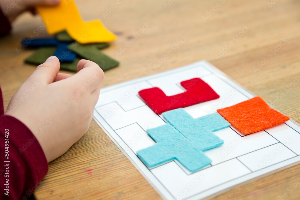 Matching the shapes. Logic game for brain activity training. Children ...