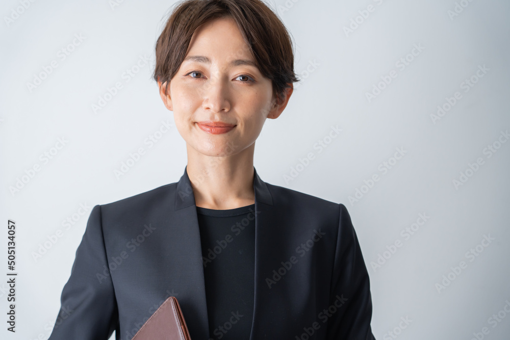 スーツを着た日本人女性 Stock 写真 Adobe Stock
